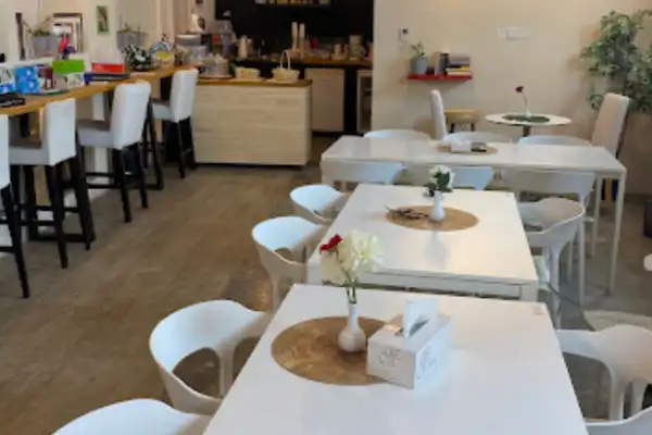 Lama Café Coworking Space - لمَّة كافيه - Coffee Shop Arcade