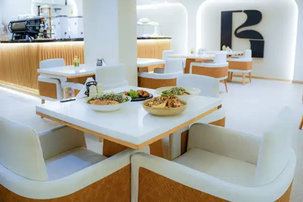 R Cafe - Coffee Shop Arcade